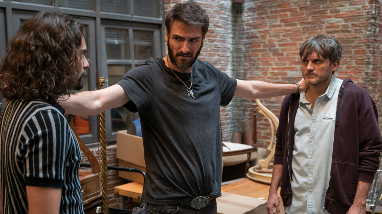 Ivan, Javi y Raúl traman un alocado plan para conseguir el dinero y salvar la academia en ...