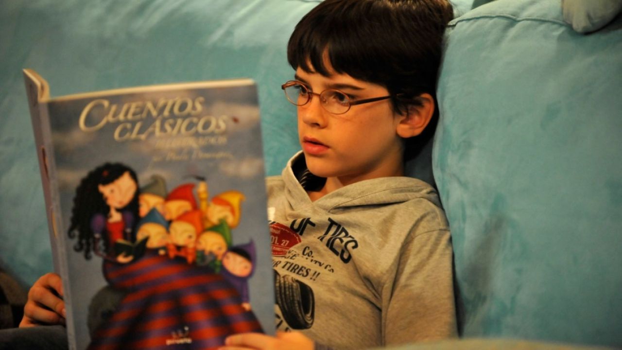 Carlitos es el único hijo de Mario, el “padre” de los Castillo ...